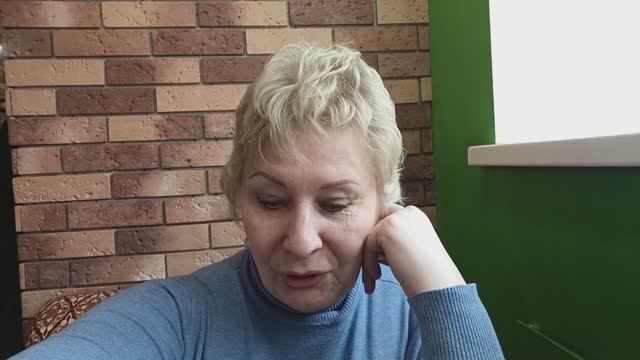 БОТИНКИ ЦВЕТА ЛАВРОВОГО ЛИСТА. ВОТ ТАКАЯ НЕПРИЯТНОСТЬ.