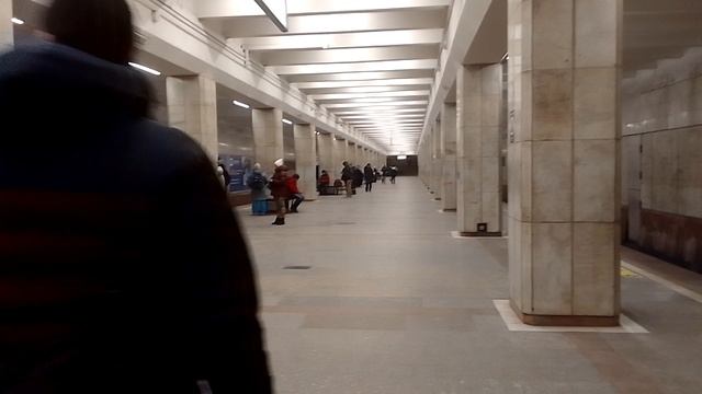Станция Метро Студенческая/ Новосибирск/ будни/Март 2025