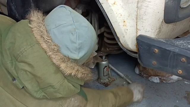 Замена нижней шаровой нива 2121.mp4