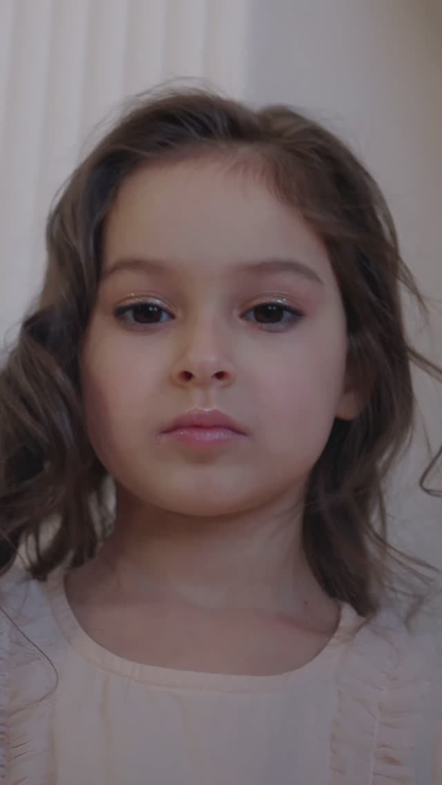 Юные модели в промо-клипе