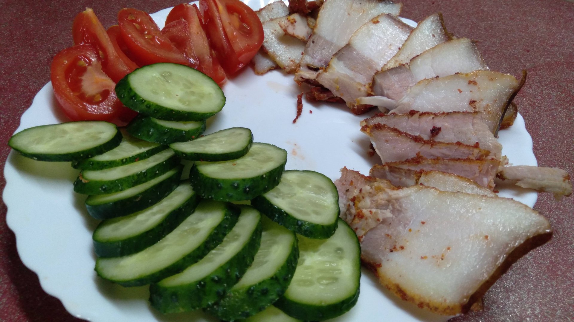 Как приготовить бекон из свинины в домашних условиях по классическому рецепту