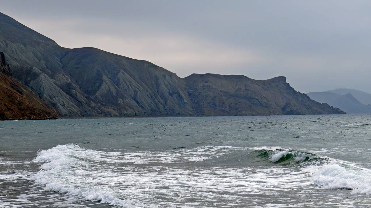 Мрачный март в Тихой бухте.