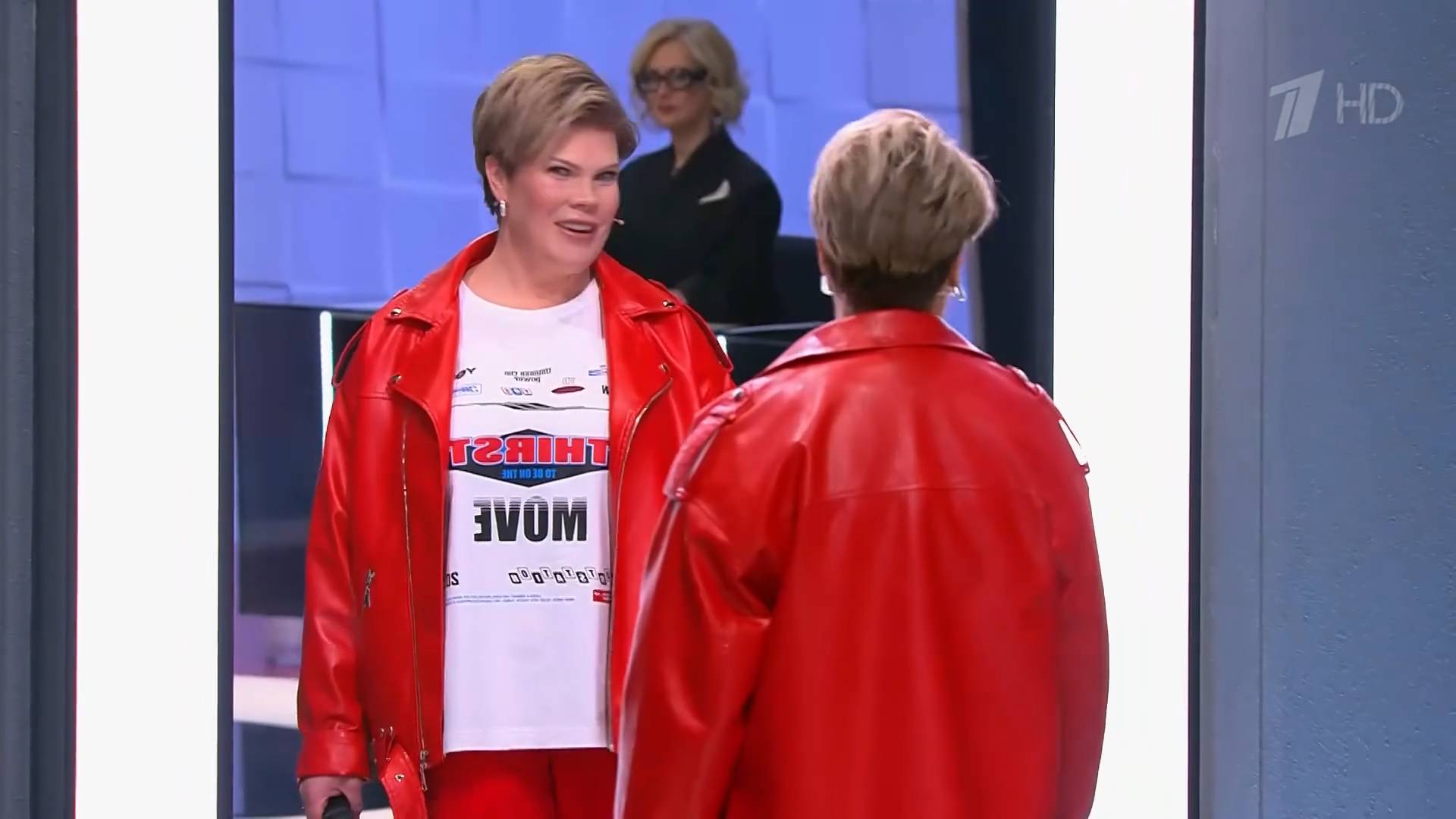 "Никакой вы не дворник, вы звезда, вы выходите на подиум и всем машете"