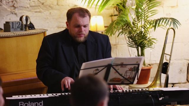 Grand Positive - «Дежурный по апрелю» (Б.Окуджава)