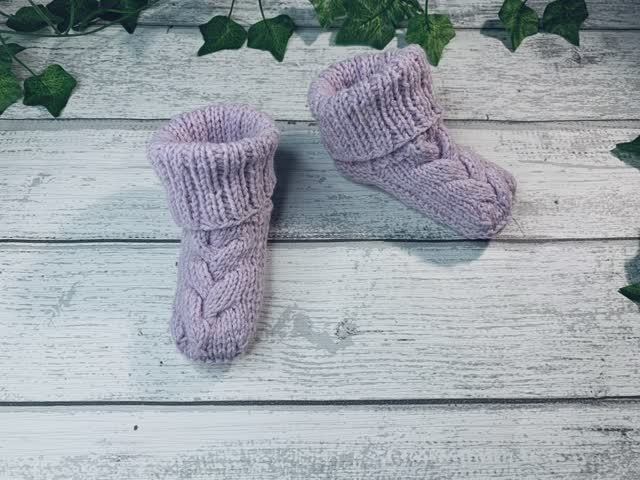 Пинетки спицами. Пинетки на 6 месяцев