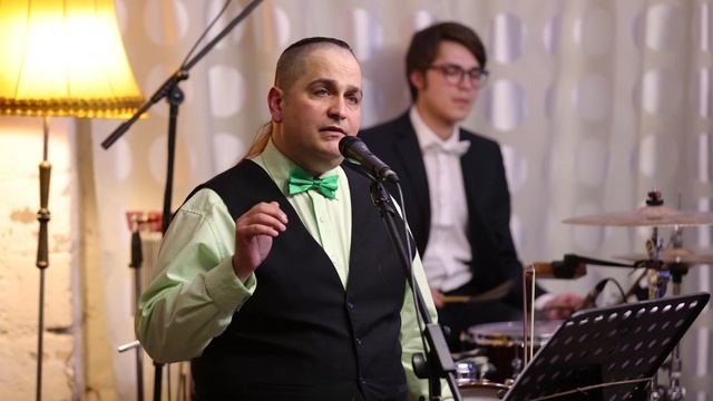 Grand Positive - «Две дороги» (слова Б.Окуджава, музыка И.Шварц)