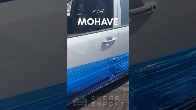 Машины из Южной Кореи . Погрузка в контейнер .