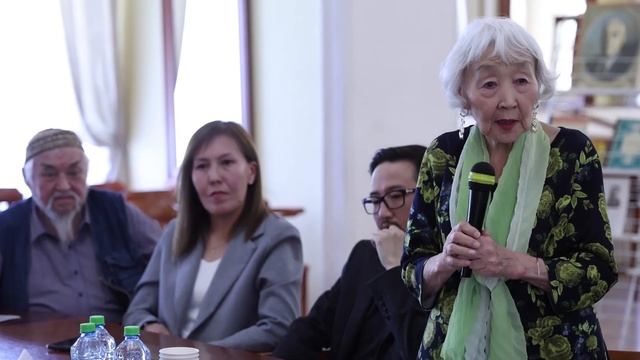 Бүлүүгэ көстүбүт "Ньургун Боотур" опера туһунан Дьокуускайга кэпсэтии.