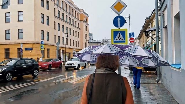 МОСКВА под дождём 🌧️⚡️ | Прогулка по Сретенке и Большой Лубянке | Город в июльской грозе ☔️