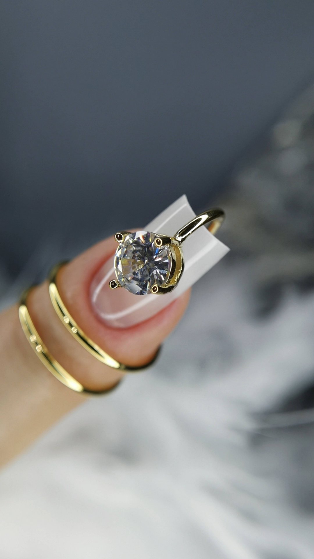 Верхние формы под кутикулу. 
Много вопросов к этой технике.