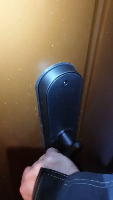 установка умного замка14.35.33