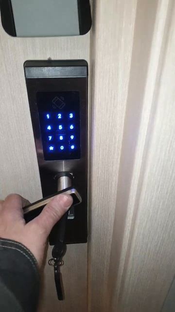 установка умного замка14.37.31