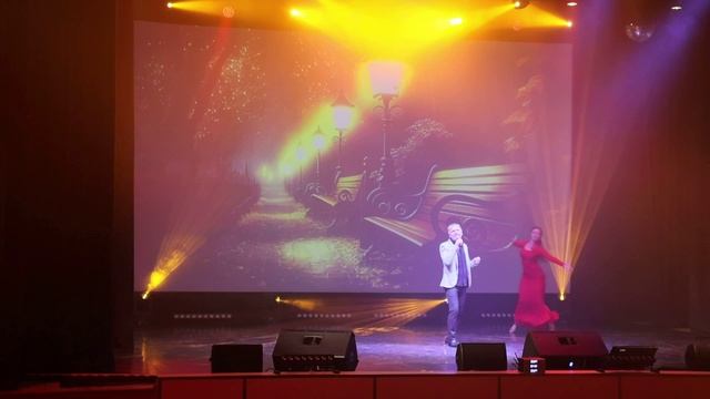 Танцует осень стриптиз - Михаил Бабич и Анастасия Чиркова