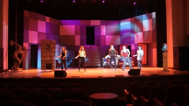 Репетиция спектакля «Крошка»: песня про мыло (исполняет Сергей Казаков)