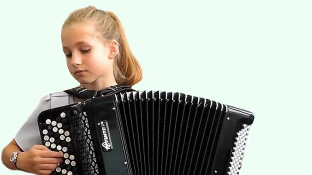 "Ехал казак за Дунай" обр. В. Гридина  Баянистка Алёна Кливитенко, 13 лет, станица Крыловская