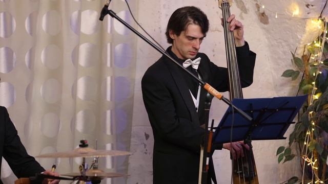 Grand Positive - «Песенка о голубом шарике» (Б.Окуджава)