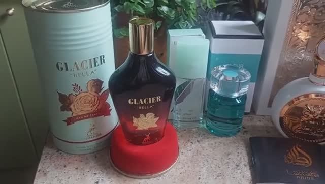 новые ароматы от моего парфюмерного хомяка)). Рената Смирнова. Рига. 2025