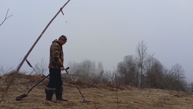 Поиск с металлоискателем.2025Открытие 
сезона Находки есть.