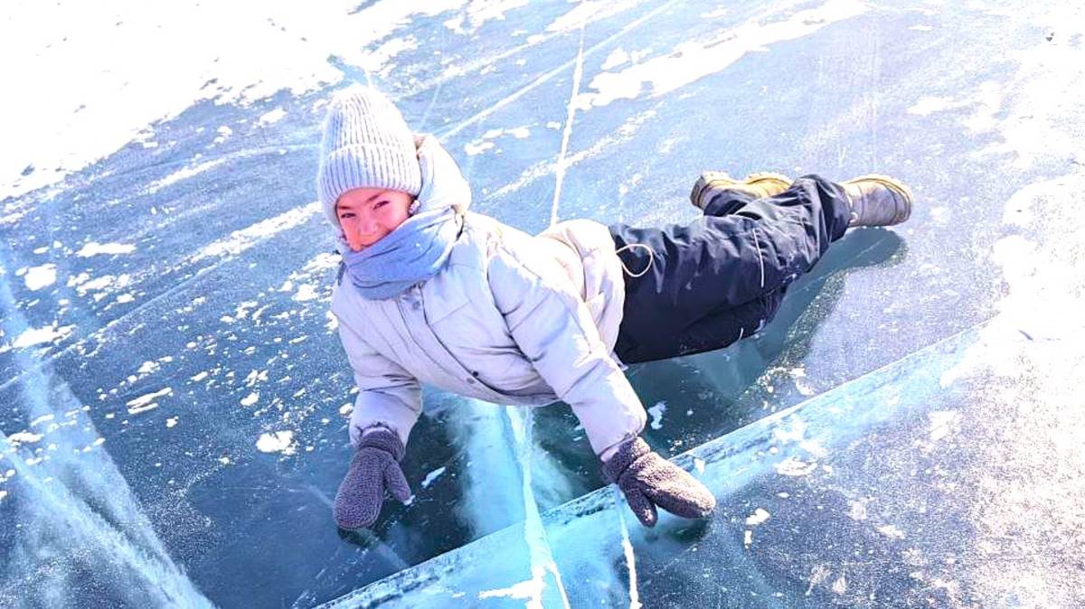 Байкал зимой. Озеро Байкал. Зимний Байкал. Ледяной городок. Выходные на Байкале. 8 марта 2025 г