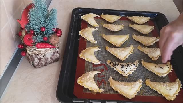 Слойки из Слоеного Теста с Капустой Пирожки с Капустой Быстрая Домашняя выпечка из слоеного теста