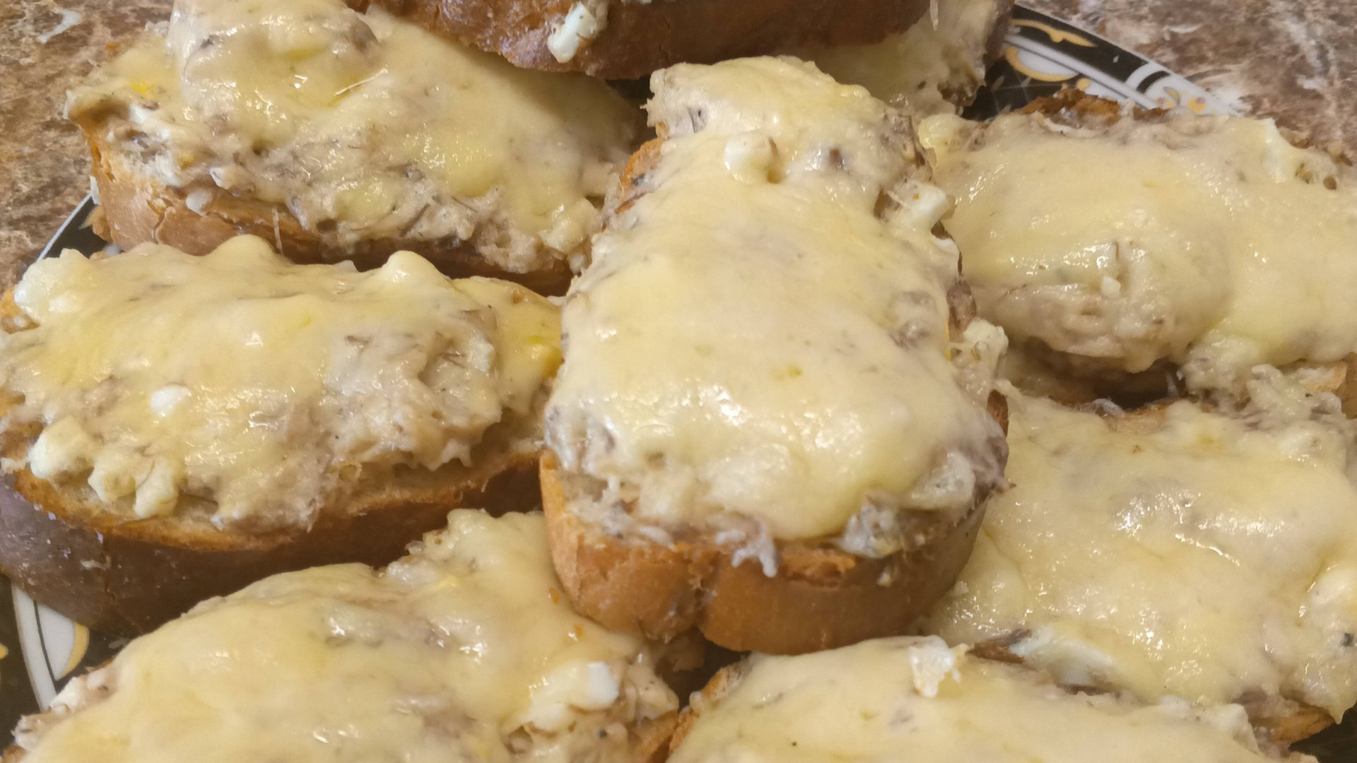 Бутерброды с консервами 🥪