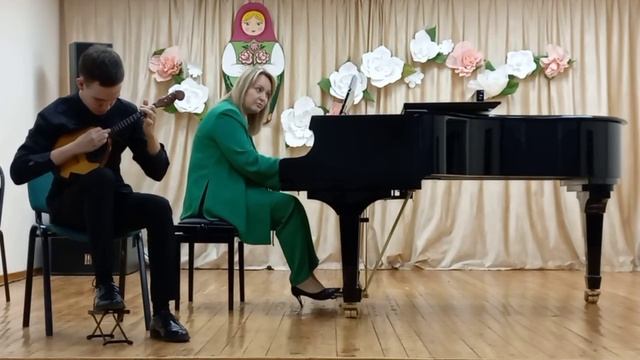 "Травушка - муравушка" исп. Стемковский Михаил  (домра) НМК им. А. Мурова Новосибирск