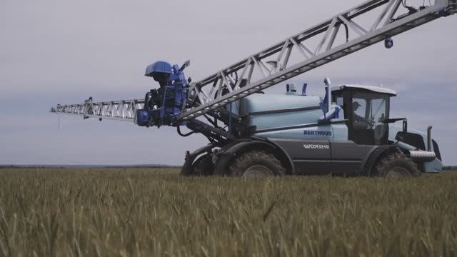 BERTHOUD RAPTOR - обзор самоходного опрыскивателя
