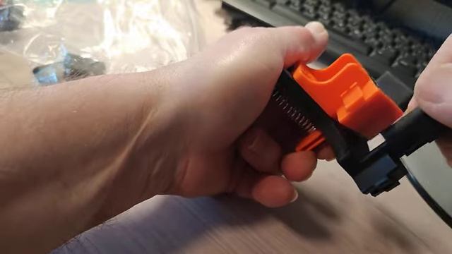 Зажимы для столярных изделий под 90 градусов