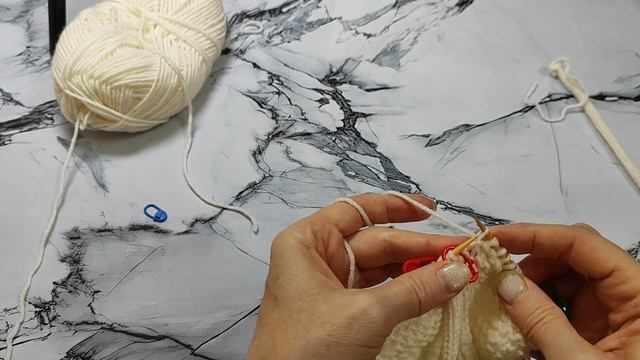 Детская шапочка спицами. Подробный мастер класс. Попетельно. Размер 42-44