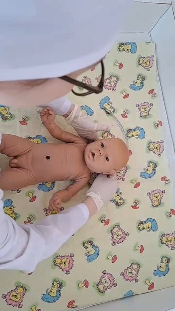 Измерение окружности головы и окружности груди новорожденного