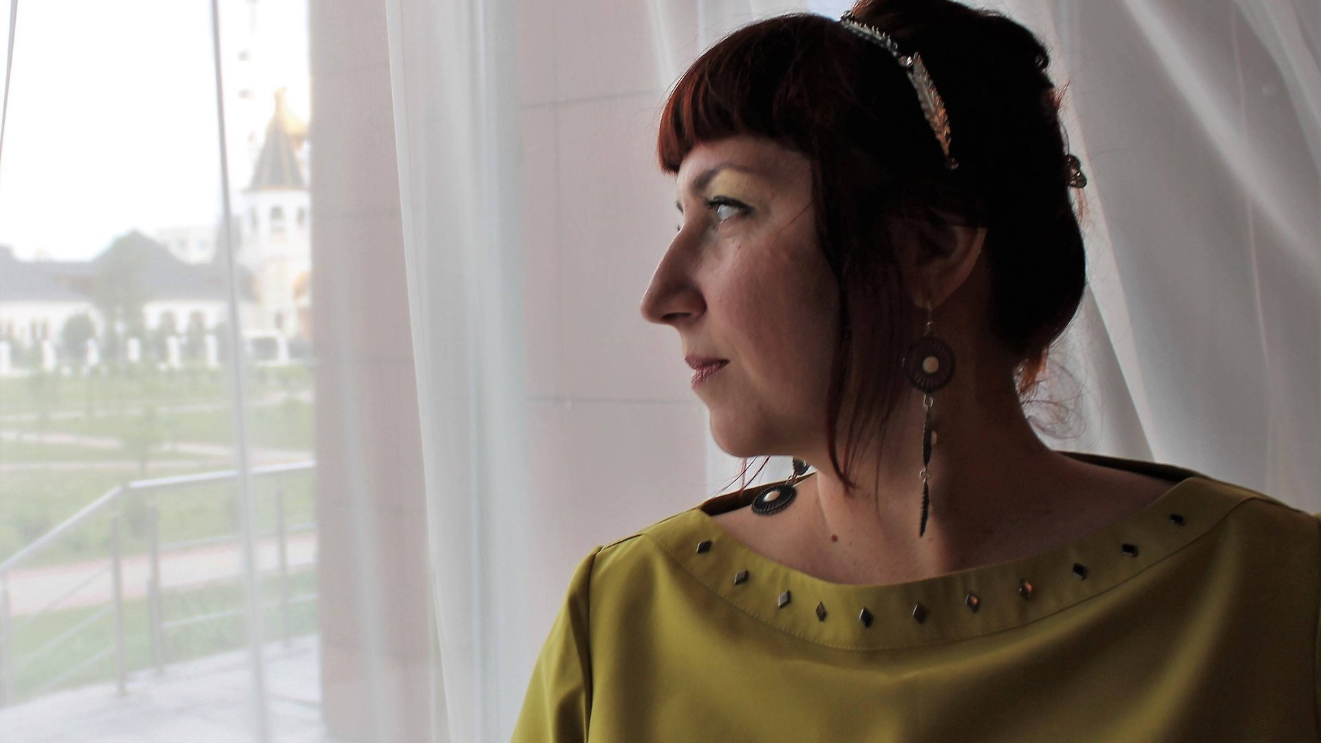 Послушайте новую песню.  Исполнитель из Дома 2      Илья Яббаров.  Я брошу мир к твоим ногам..