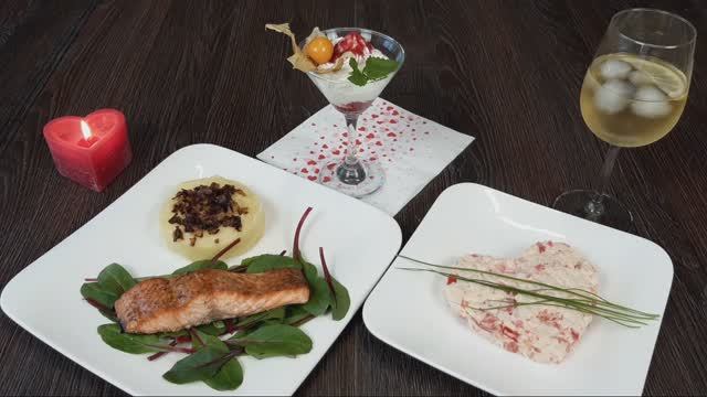 Запечённая форель, салат с крабовыми палочками и десерт! 🐟🍰