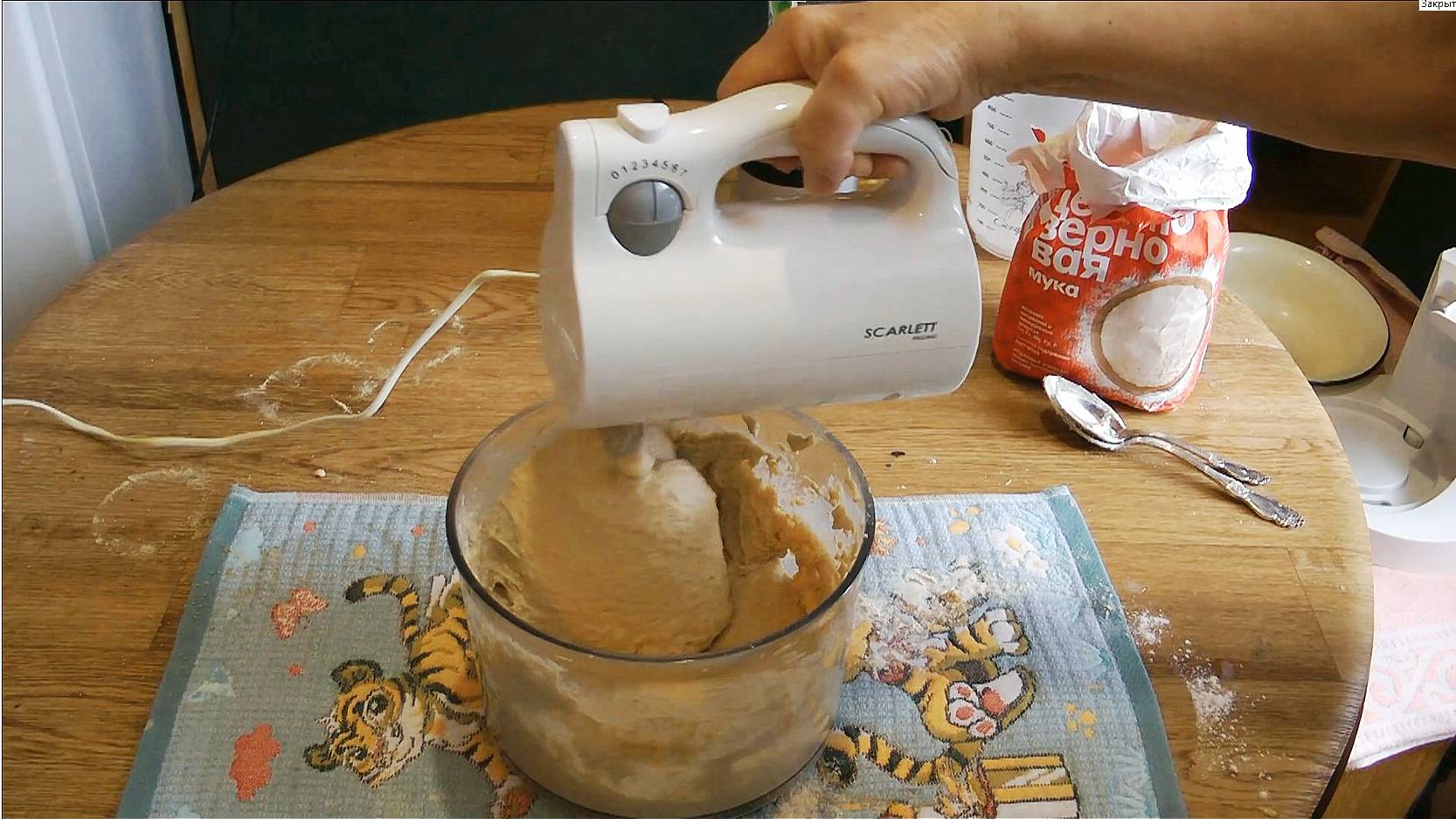 Печем без дрожжевой хлеб с амарантом на закваске.