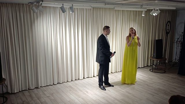 13. Грустит кленовая листва (Юра Воробьев, Татьяна Корниенко)