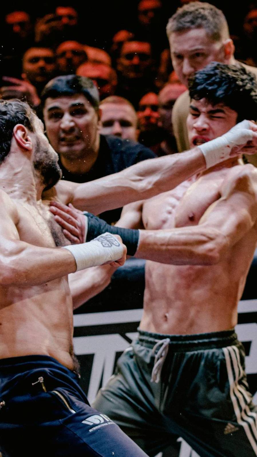 Эмоциональный реванш на TOP DOG 34! Пулемёт VS 13-й Район. Смотри полное видео боя на RUTUBE.