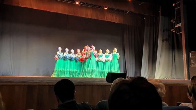 Красивый танец "Цветы луговые" в исполнении ансамбля Березка