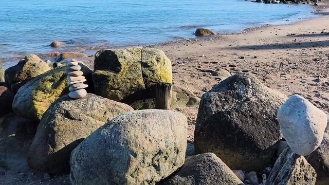 Камни на берегу Марселисборг, Орхус, Дания