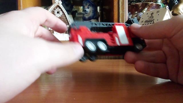 Шикарная моделька пожарной машины Вольво фраер тракс от фирмы автопаннорама. Распаковка и обзор.