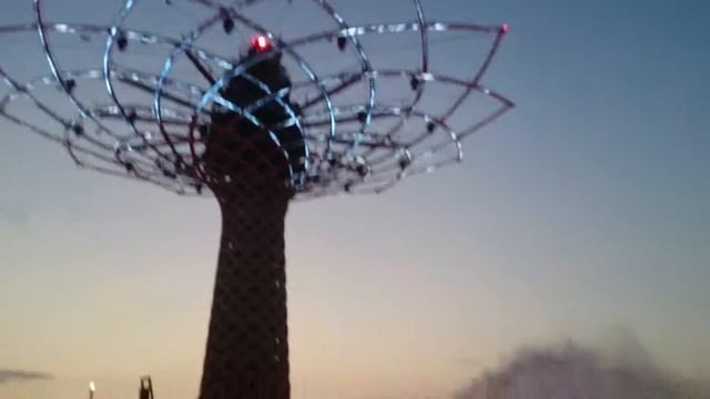 Светомузыкальный фонтан  в Милане