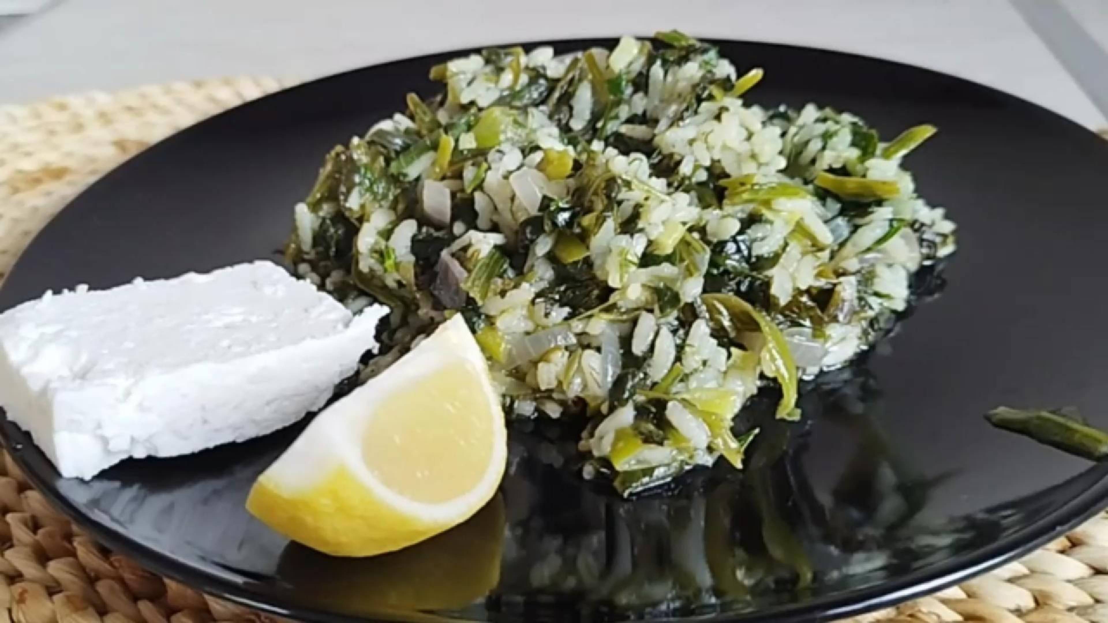 🌞Спанакоризо: Вегетарианский плов из сердца Греции!🏖️