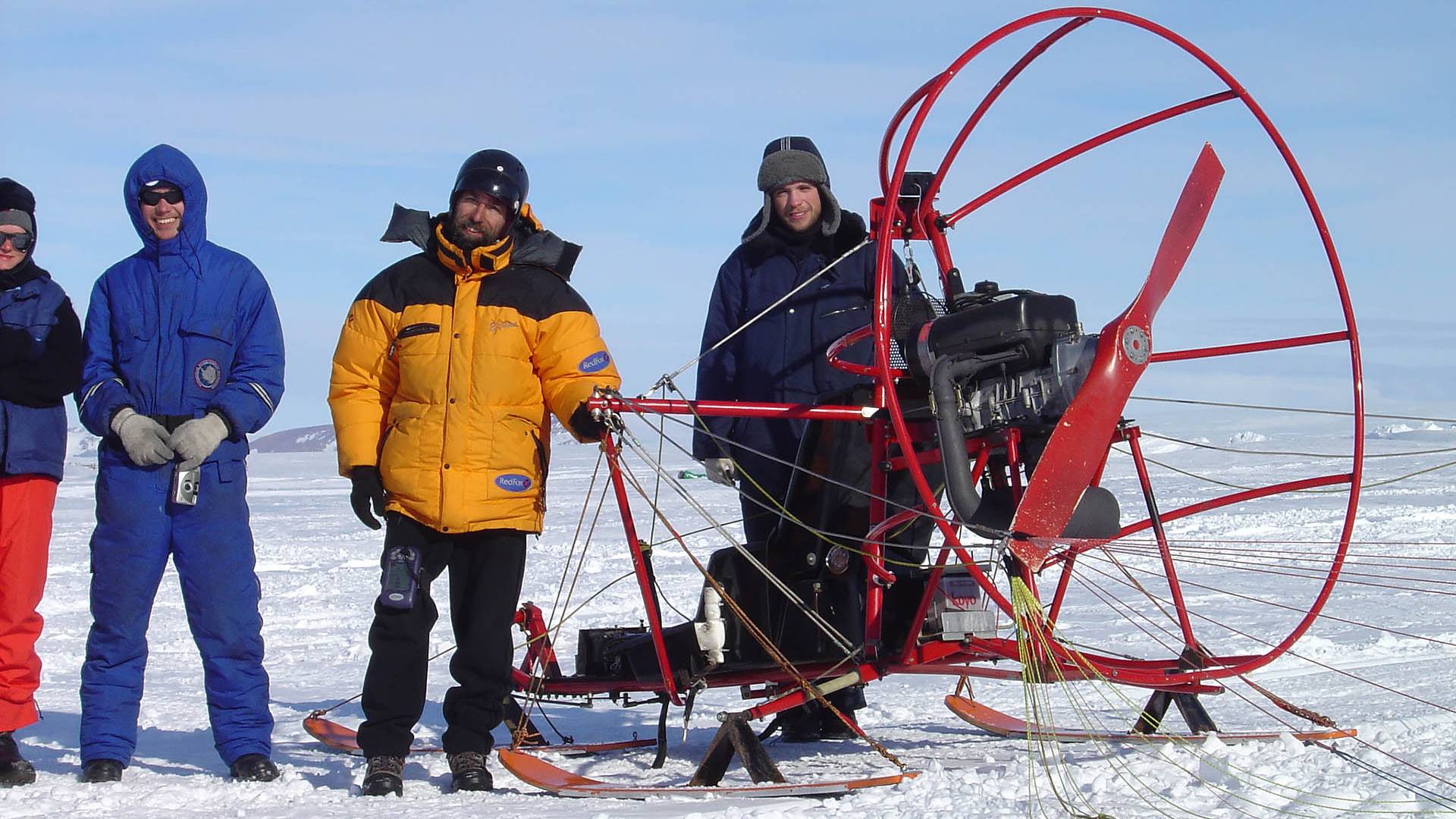 Первые в мире полёты аэрошютов в Антарктиде