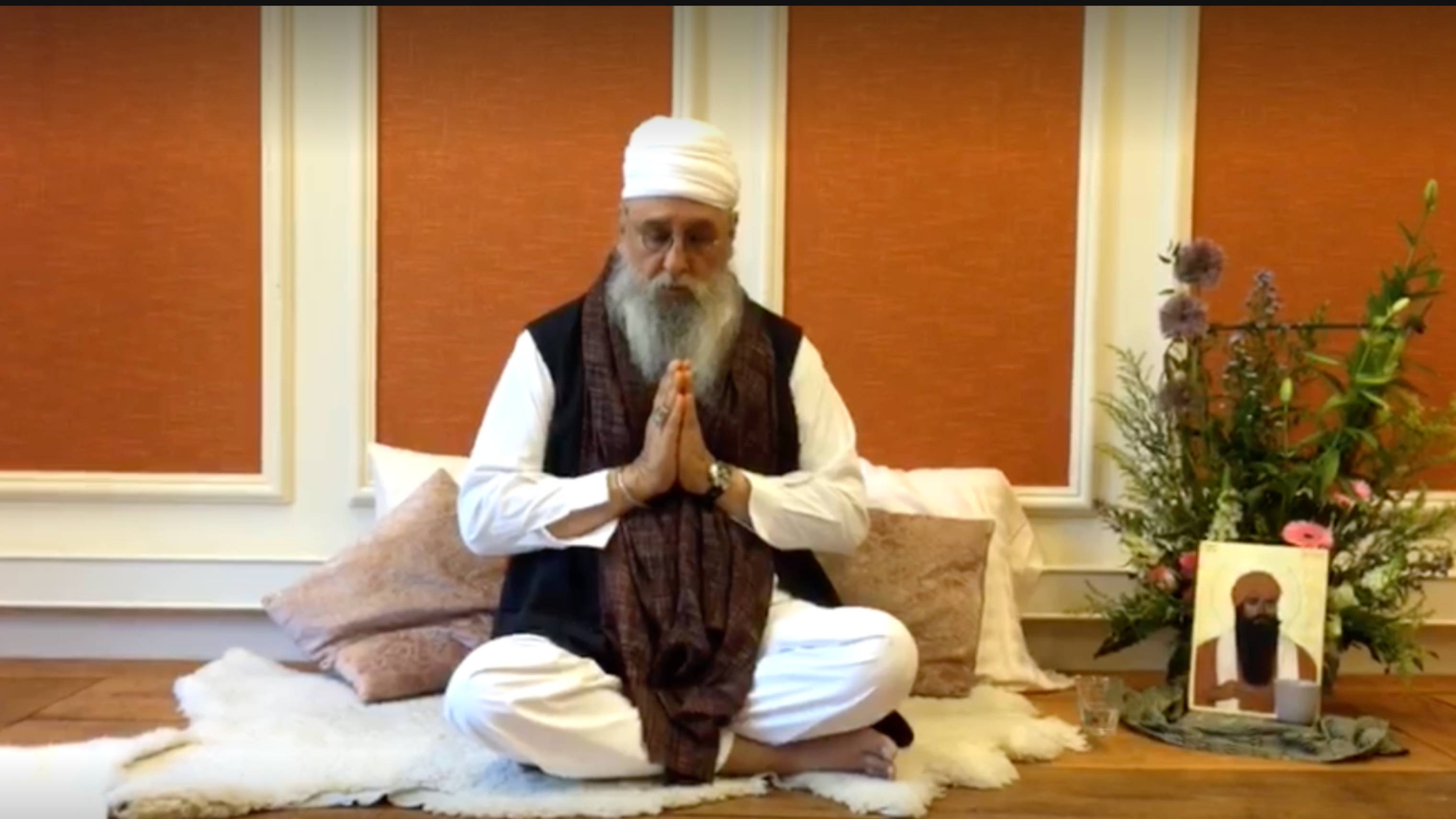Медитация с видеозаписью Гуру Дева