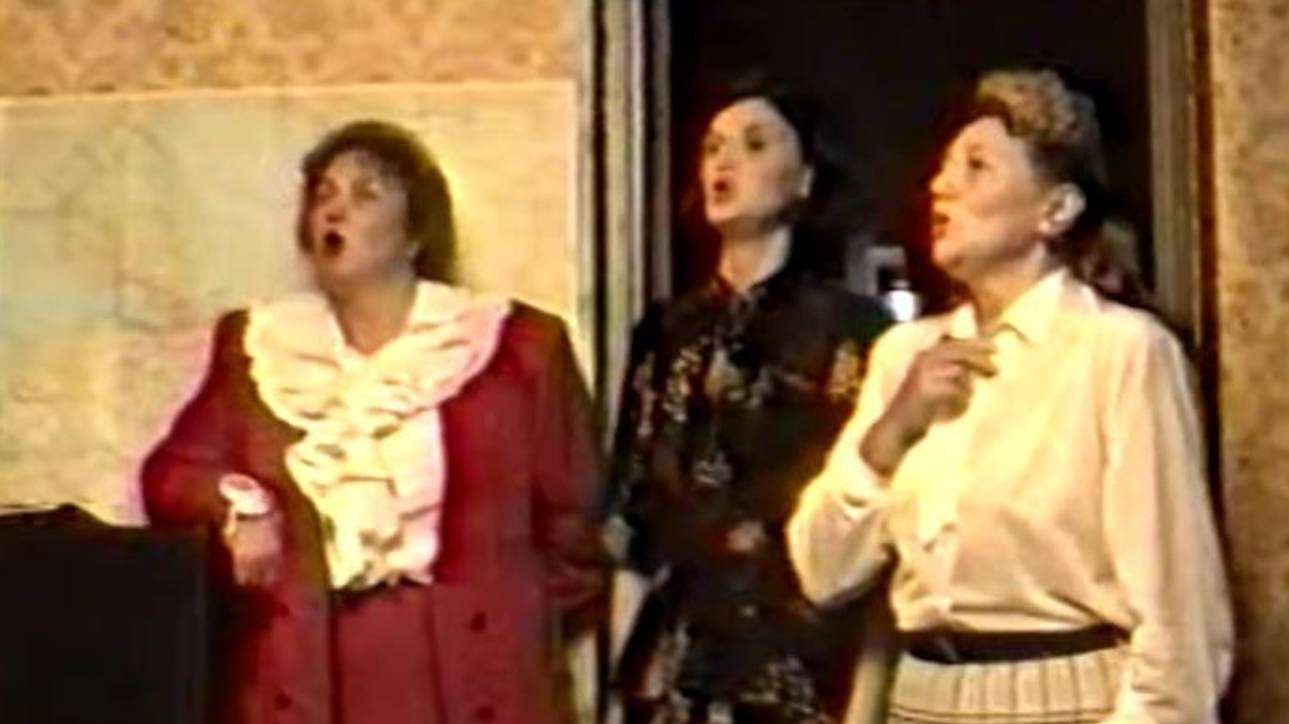 О себе, о Марине Петровне, об ансамбле "ВАУВЕГА
и песня "Весна в Запорожском"