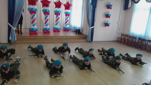 ДЕНЬ ФЕВРАЛЯ (муз., сл. и исполнение Л.Горцуевой)