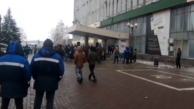 Возле УАЗа безудержное веселье в индийском стиле   Ульяновск мультикультурный