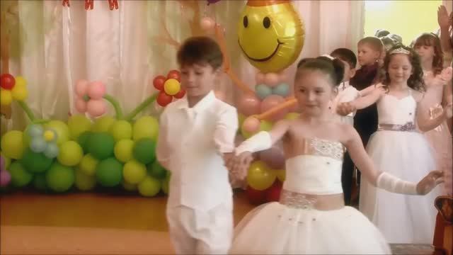 Нам пора (муз. и сл. Л.Горцуевой, исполняет Катя Ковалёва)