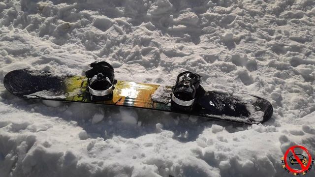 Советы бывалого сноубордиста: Как хранить доску на склоне