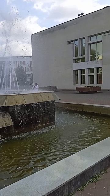 Фонтан у Драмтеатра