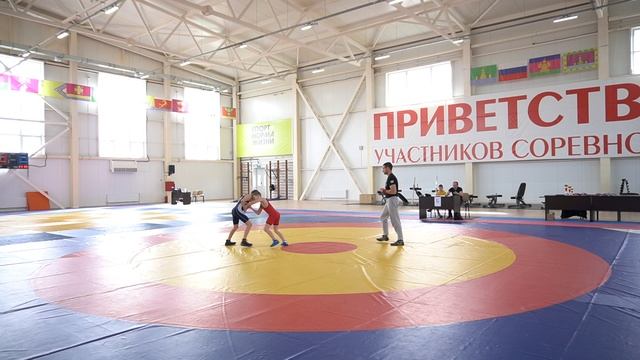 Греко-римская борьба Вес 32 кг. Митюк Богдан (Новокубанский р-н)-Собур Илья (Славянский р-н)