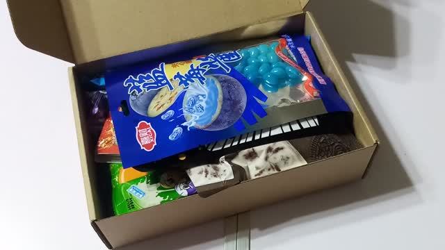 Открываем подароки на Новый Год-2025 №12. Opening gifts for the New Year 2025 №12.